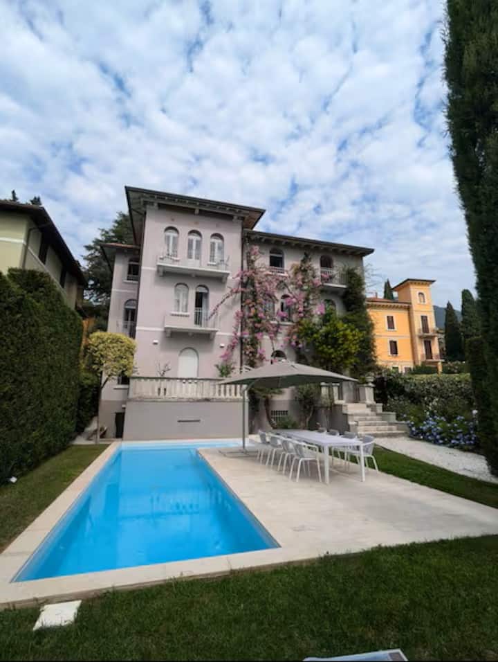 Villa Lucia Mit Pool In Gardone Riviera - Gardameer