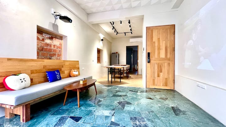 台南 4 -8人 包棟|麻將桌|投影機 - Tainan City