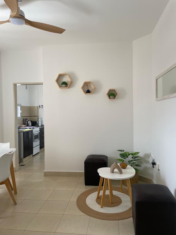 Departamento Céntrico Con Aire Frío/calor - Tucumán
