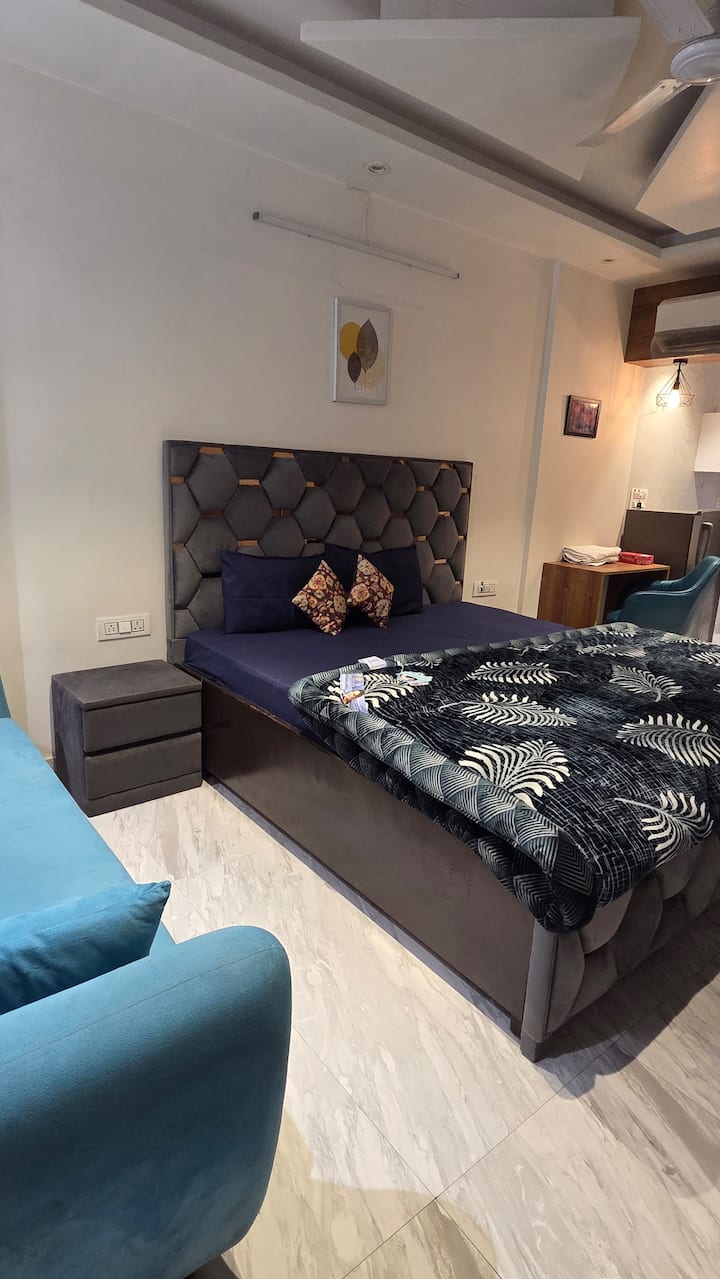 Premium Studio | Moti Nagar, West Delhi, New Delhi - Delhi, India