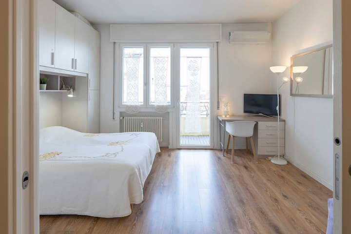 Enjoy Home - Comodo Bilocale In Zona Ospedali - Padova