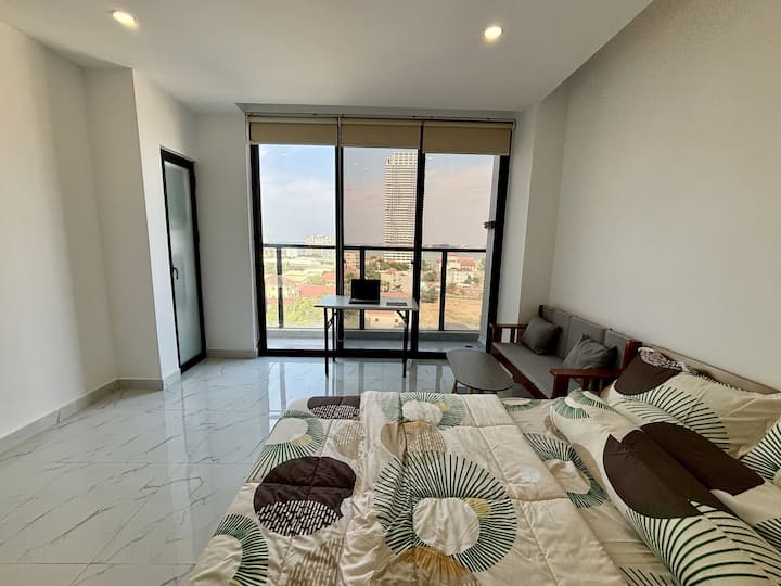 Fully Furnished River View Studio Unit For Couples - Cambodia
