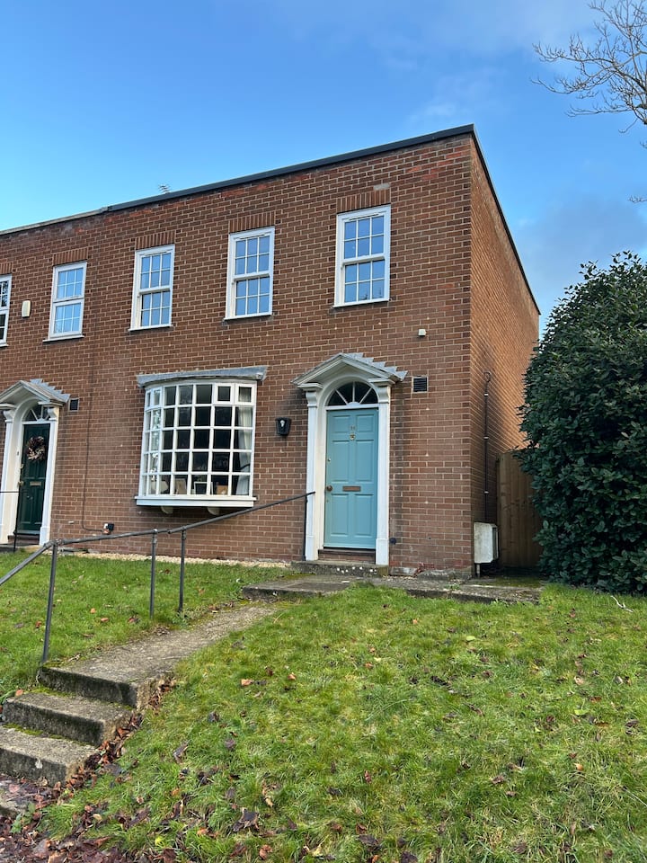 2 Bedroom House Near Montpellier - Cheltenham