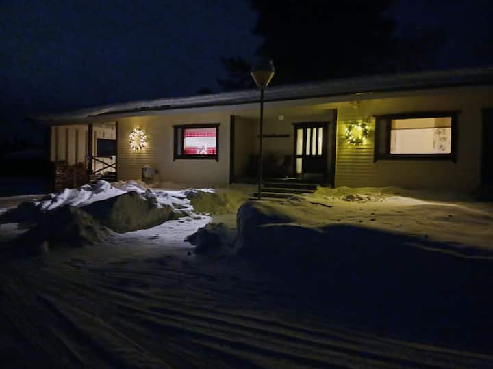 Talo Jokirannassa - Pelkosenniemi