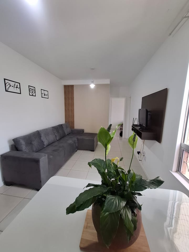 Apartamento Espaçoso, Bem Localizado E Confortável - Vitória da Conquista