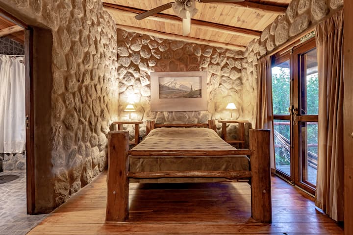 Cabaña De Madera Y Piedra En Un Entorno úNico - Merlo