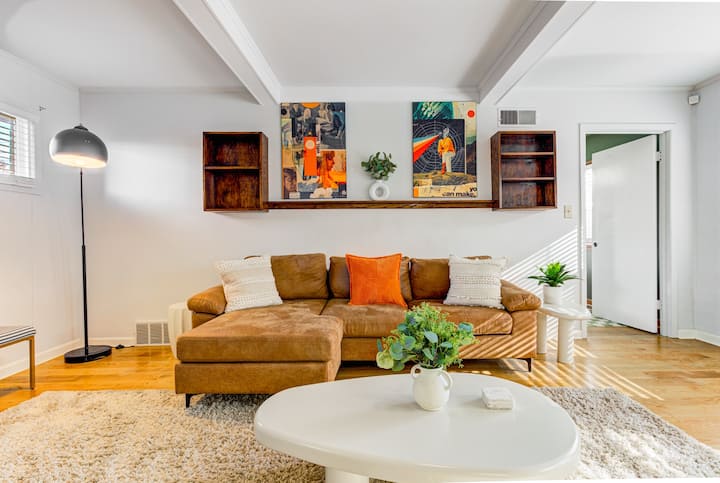 3 Bed/2.5 Baths!~greenline Access~ev Charger~ - Memphis, TN