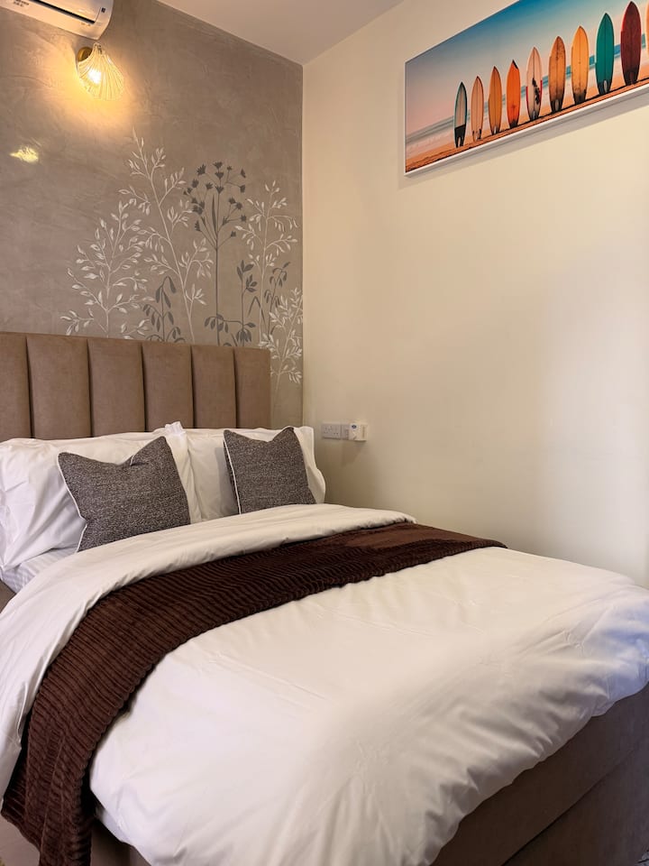 Darthamani |Studio In Kawe Near Beach + Breakfast - Dar es Salam