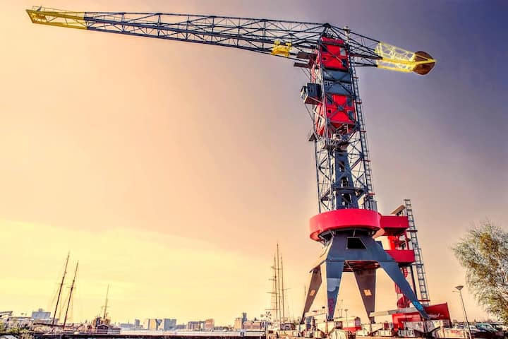 Luxe Hotel Met Uniek Uitzicht Over Amsterdam - Volendam