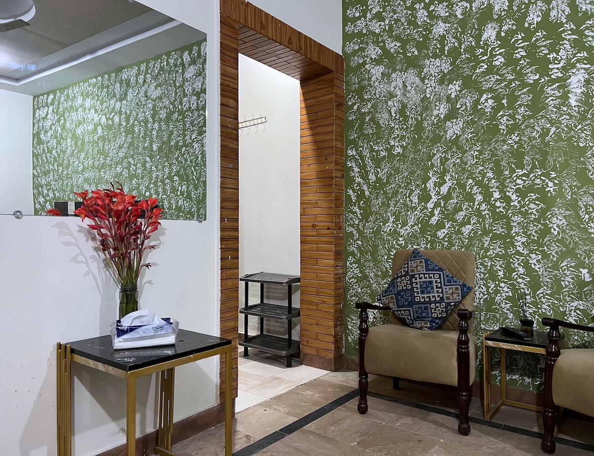 Ensuite Private Room | Separate Entrance & Parking - Houses for Rent in ...