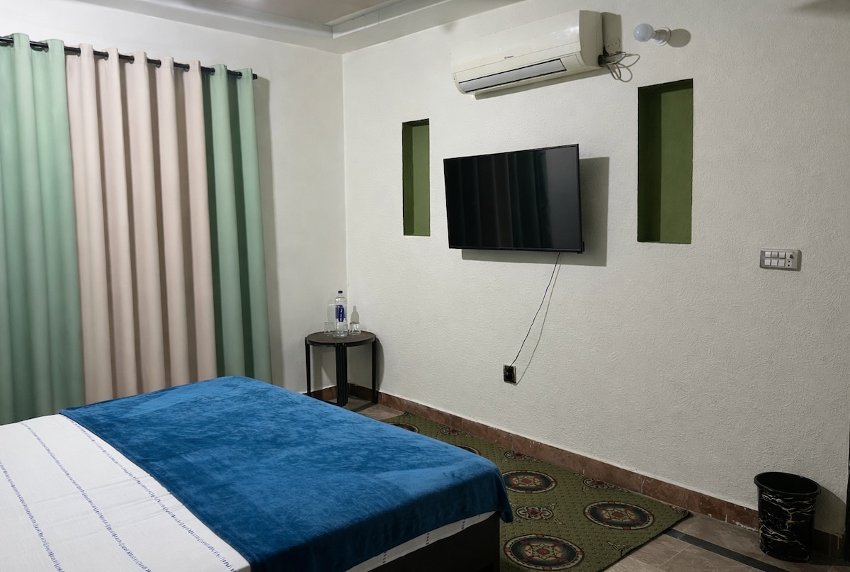 Ensuite Private Room | Separate Entrance & Parking - Houses for Rent in ...