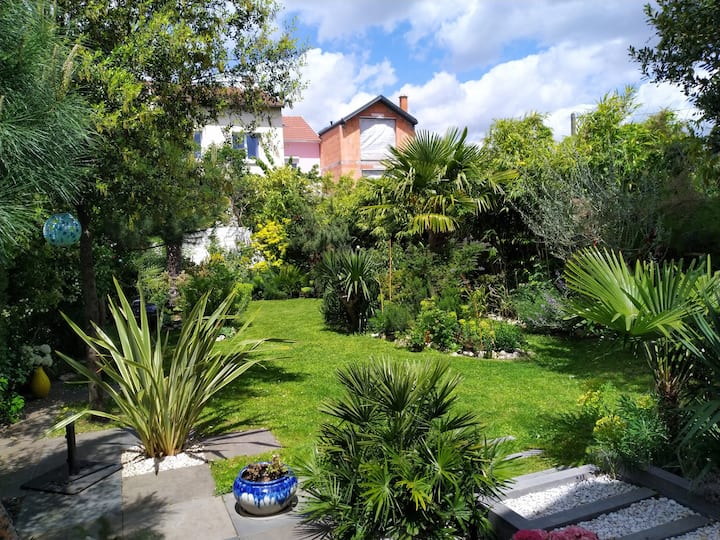 Grande Maison Familiale Climatisée à Colombes - Levallois-Perret