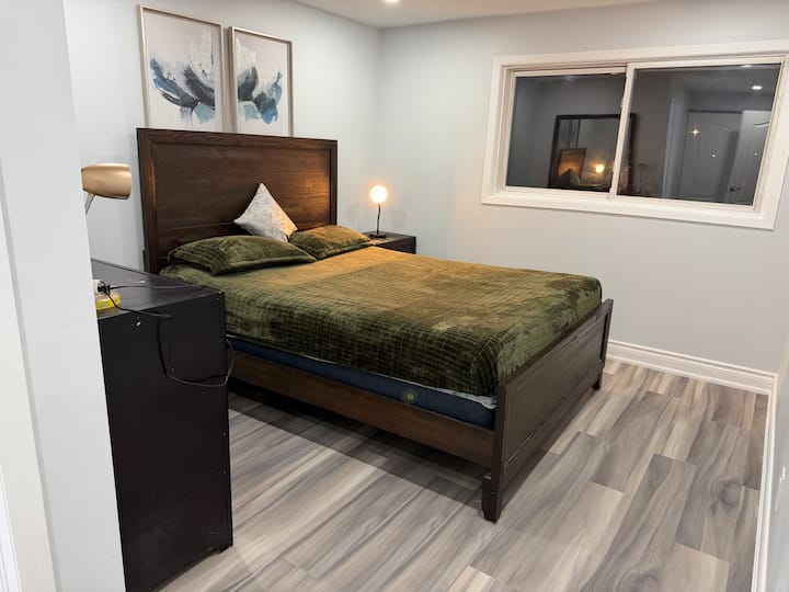 Modern 3br 2.5bath Upper Floor, Prime Location - Brampton