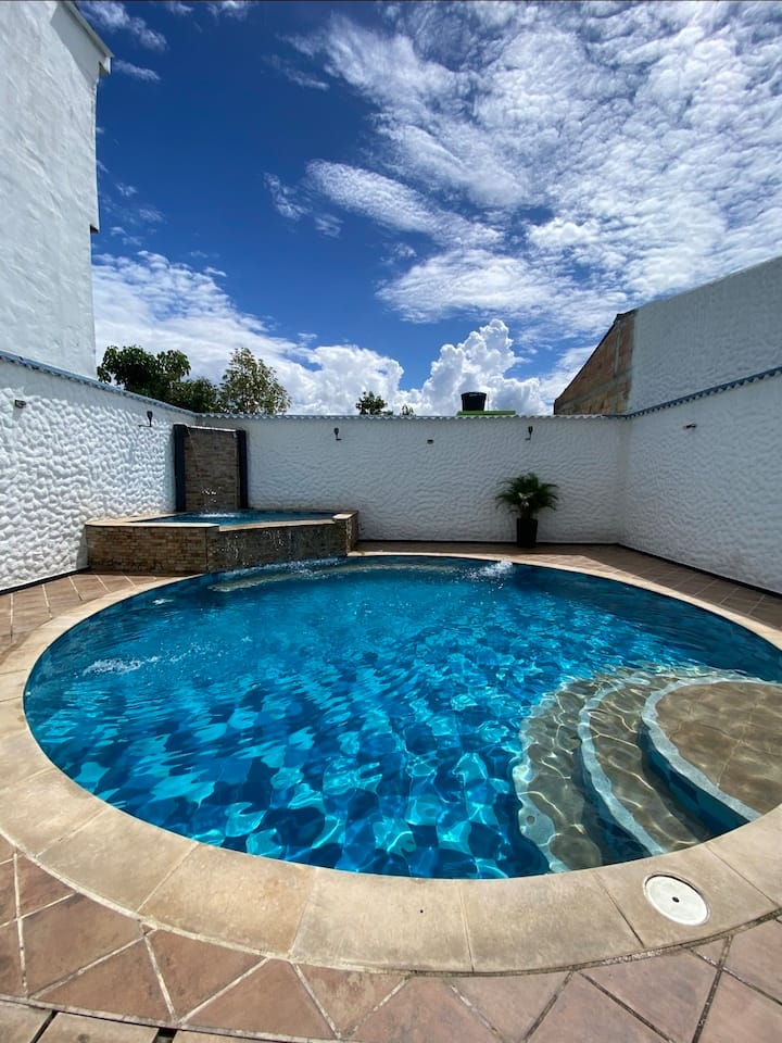 Casa De Lujo Para 18 Personas Con Piscina Y Billar - Villeta