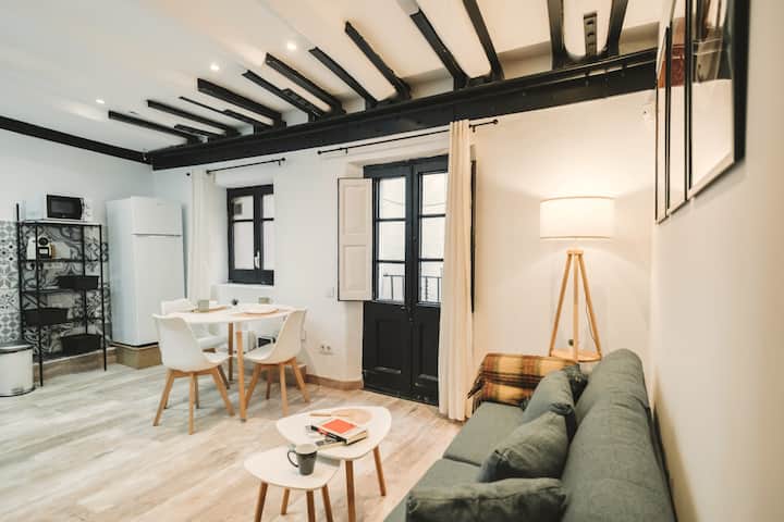Stylish Room In The Heart Of El Born (Blue Room) - Barcelona