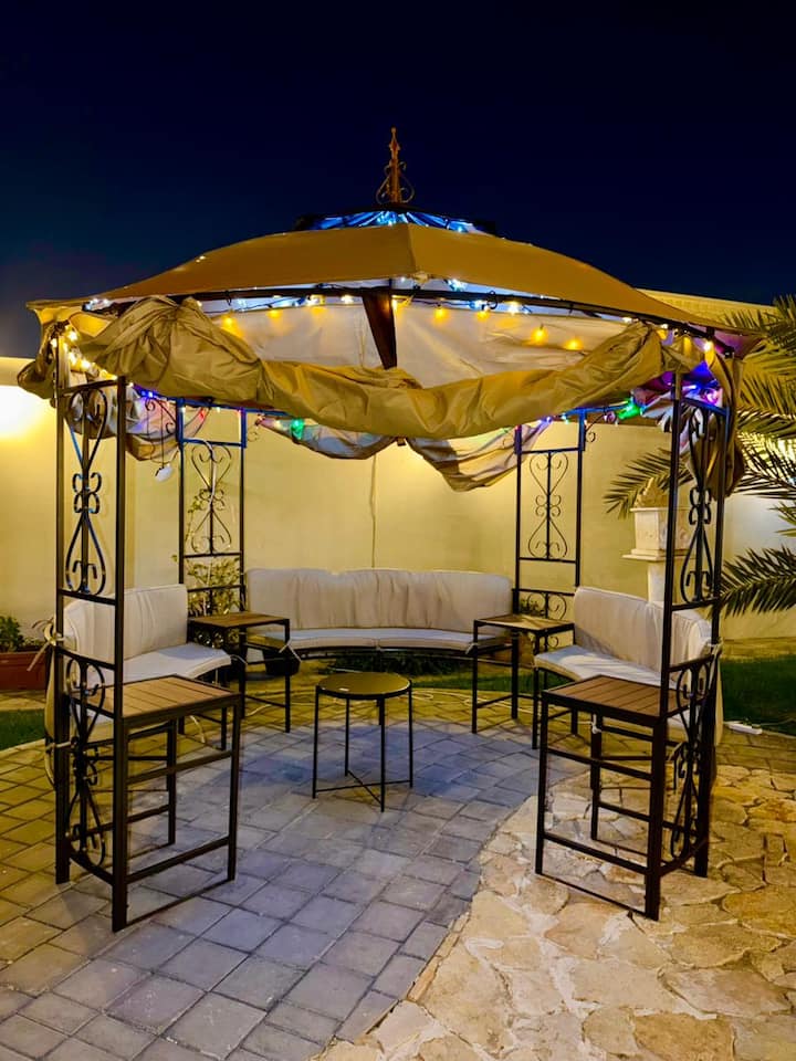 Prime Location Capsule Hostel Near Metro Villa - Dubai