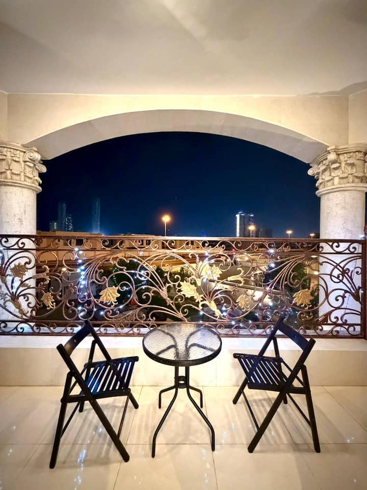 Melt With Luxury Japanese Capsule Hostel Villa - Dubai