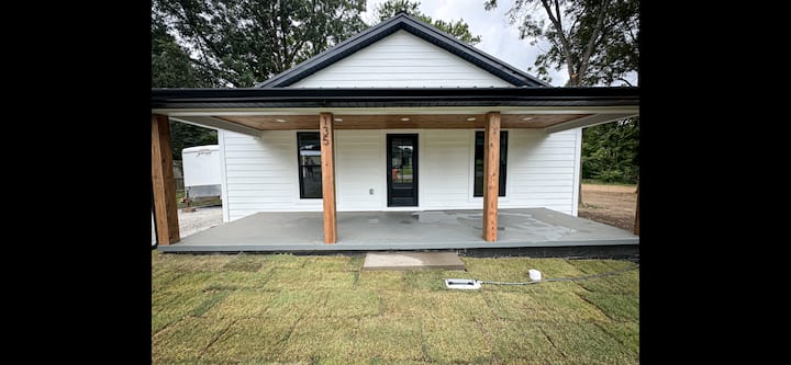 The Blue House Jr. - Henderson, TN