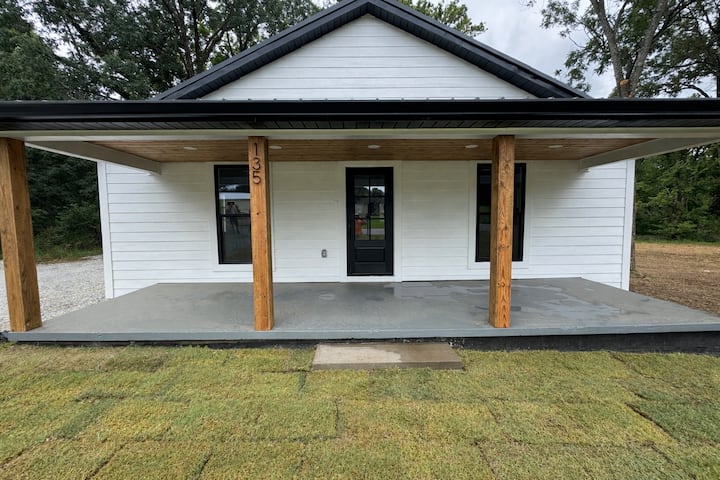 The Blue House Jr. - Henderson, TN