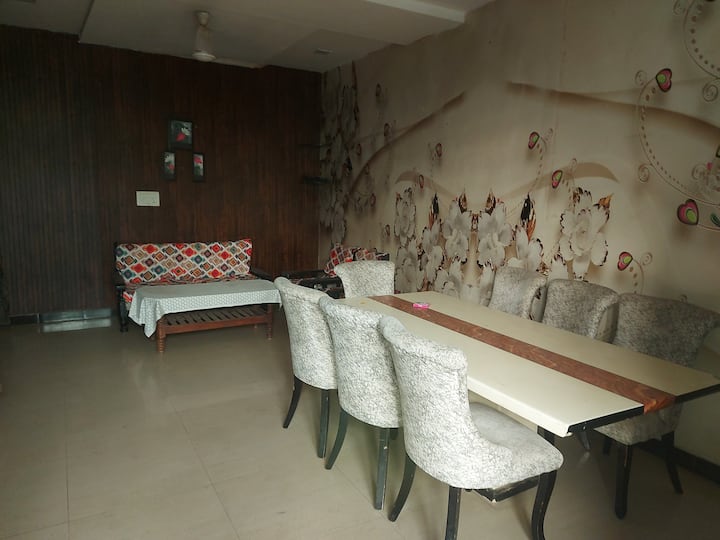 Best For Family Or Singles - Agra