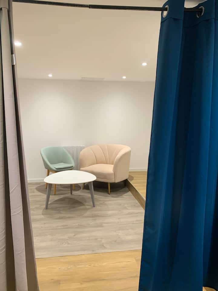 Studio Au Sous-sol D’une Maison Familiale - Thionville