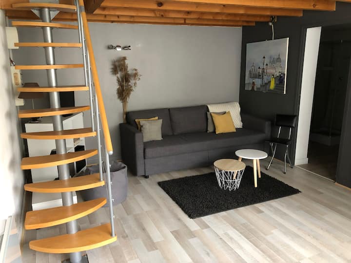 Appartement Effet Maisonnette De Ville, Assuré! - Rochefort, France