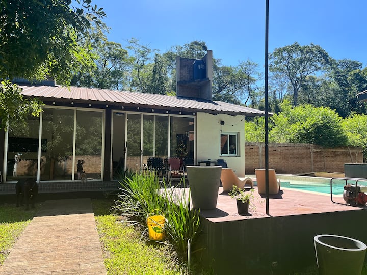 Quincho Completo Con Piscina Par Pasar El Día - Oberá