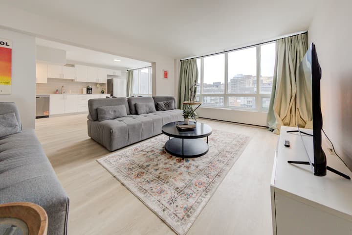 Modern 2-level 2br | Downtown Steps To Metro - Montreal