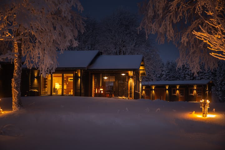Idyllinen Mökki Iso-lamujärven Rannalla - Pyhäntä
