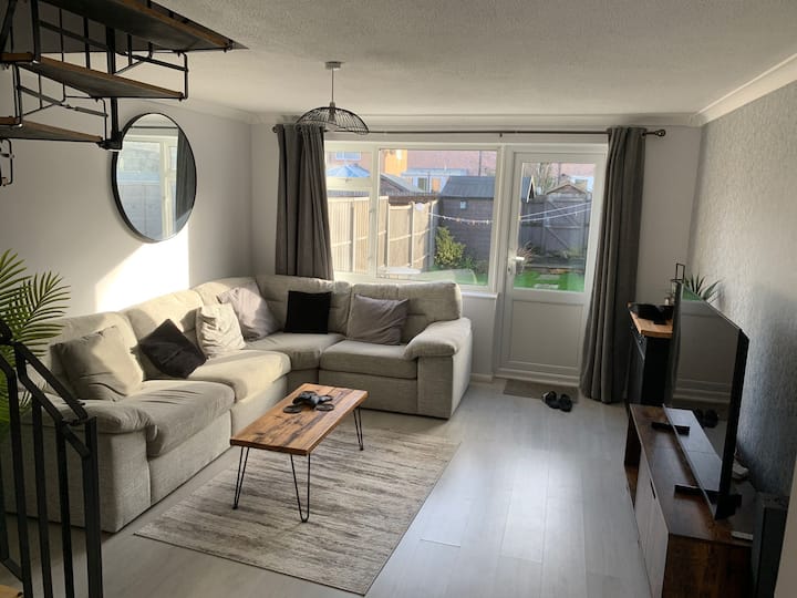 Well-presented 1 Bedroom Mid-terrace Home - Hamble-le-Rice