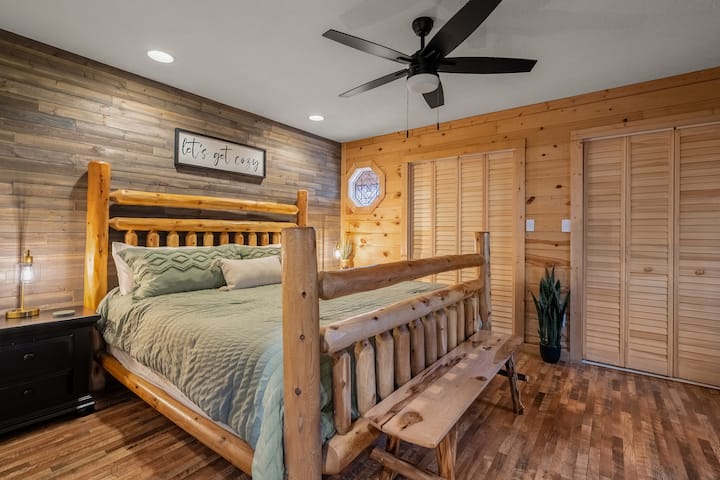 Cabane confortable 1 chambre + jacuzzi/cheminée, à 2 miles de Parkway ...