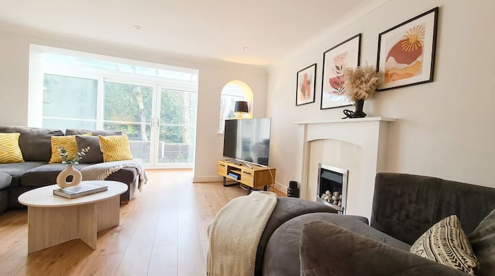 Central Bournemouth House | Beach & Free Parking - Boscombe
