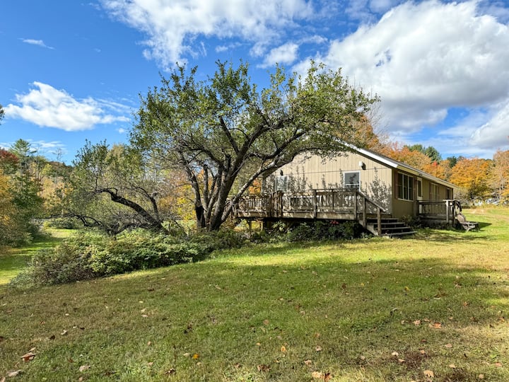 Cozy Quiet Home Overlooking The Creek - Grafton, VT