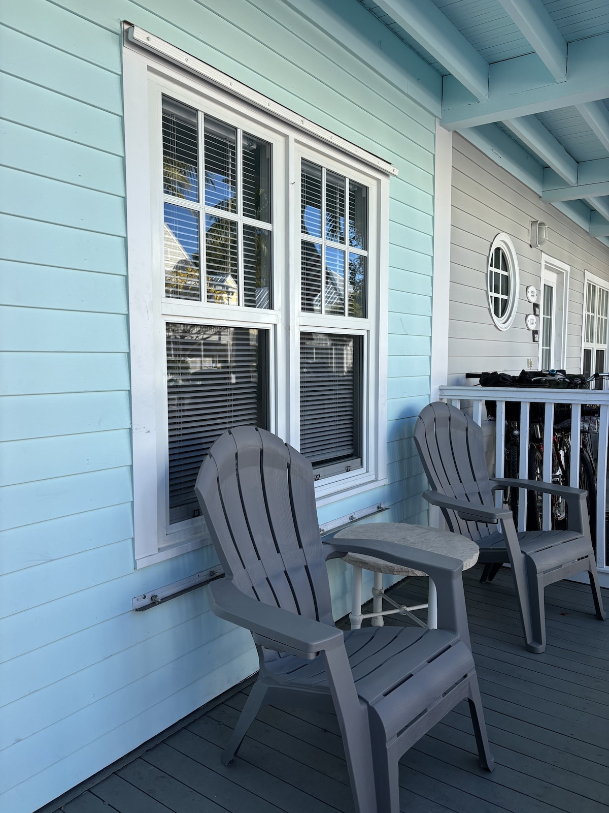 Un coin de paradis (A Corner of Paradise) - Appartements en résidence à ...