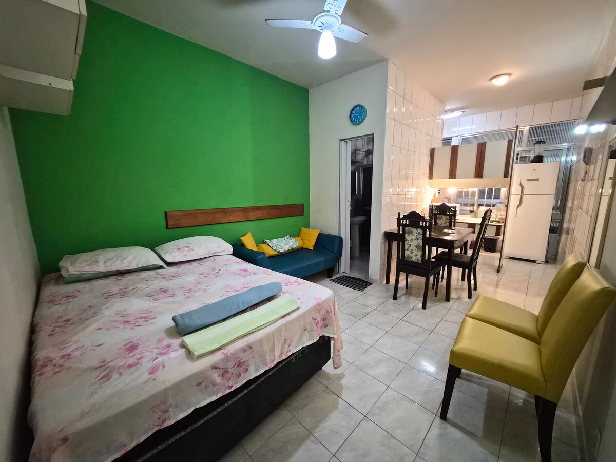 Charming master bedroom on Copacabana beach, in the back. - Apartments ...