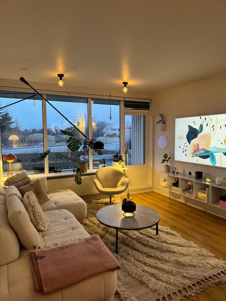 Stylish And Cozy Apartment Near City Center - Reykjavik