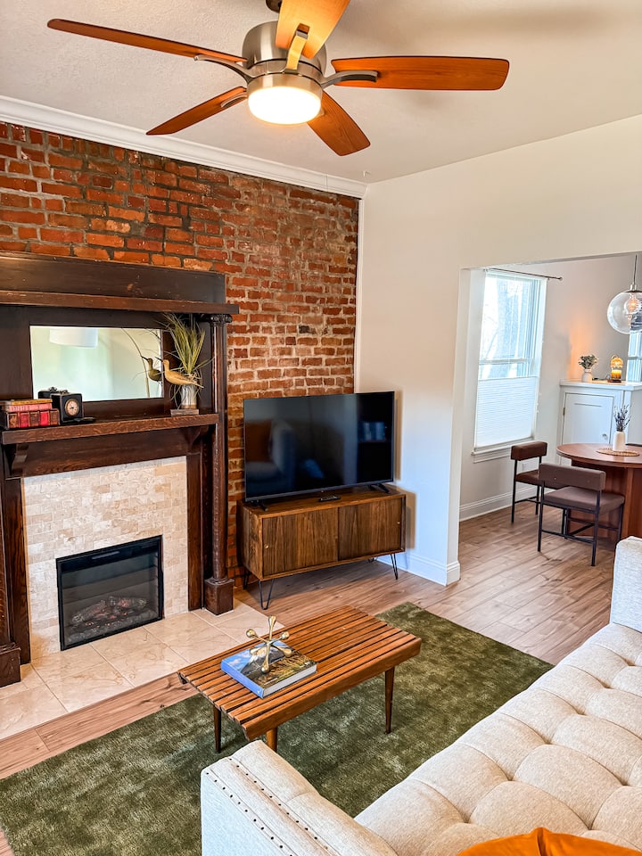 Bright & Cozy Apt In Vibrant Neighborhood - Denver, CO