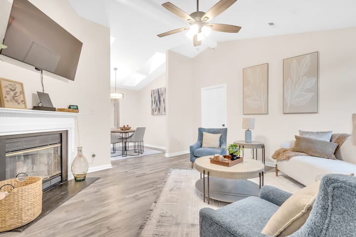 Luxe Cottage @ Triangle Towne - Raleigh, NC