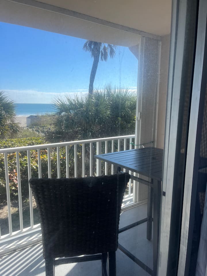 Downtown Newly Renovated With Parking - Cocoa Beach, FL