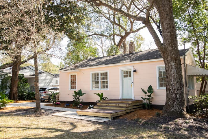 Beach Peach · Walk To Beach · Dog-friendly Cottage - Sea Island, GA