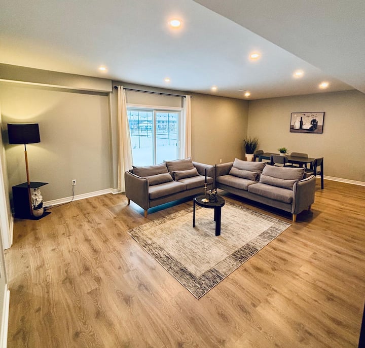 Beautifully Designed 2-bedroom Basement Apartment - Ottawa