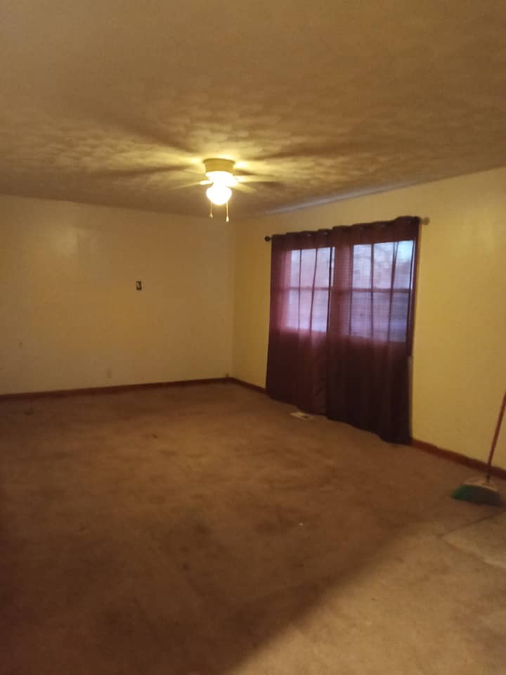 Lovely Half House - Mount Vernon, IL