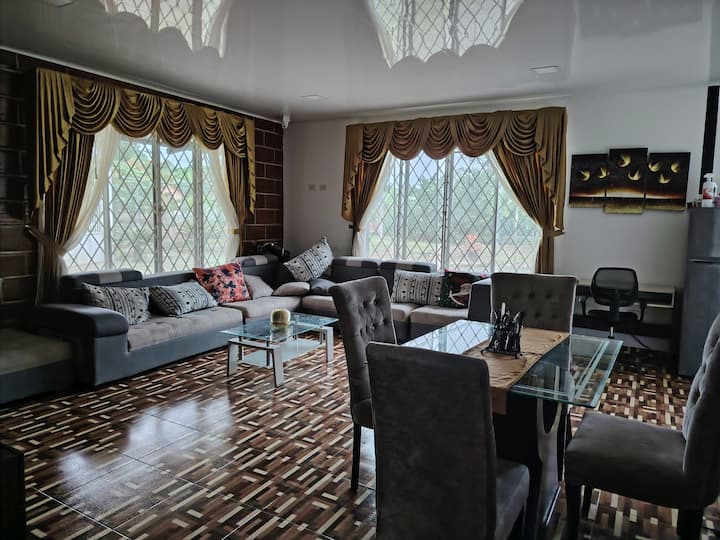 Es Un Lugar De Paz - Santo Domingo