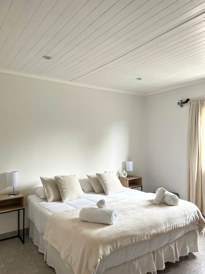 Hosteria Los Lupinos - Habitación Privada - El Calafate
