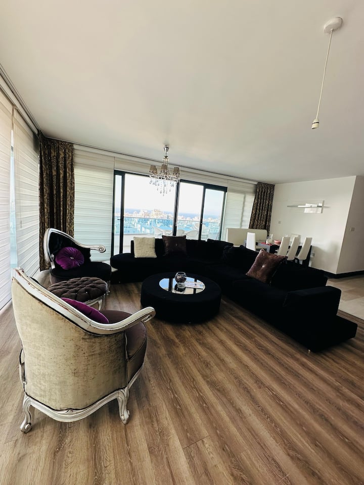 Girne Merkez Ultra Lüks 3+1 Daire - Girne