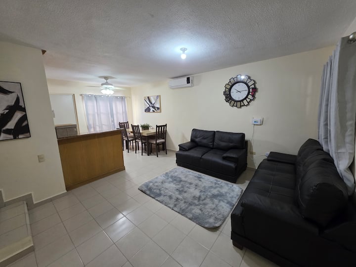 Residencia En 5 Real
A 11 Min Del Consulado. - Brownsville, TX