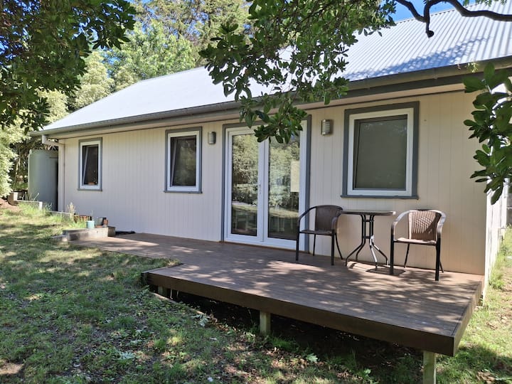 Granny Flat By The Lake - Blue Mountains