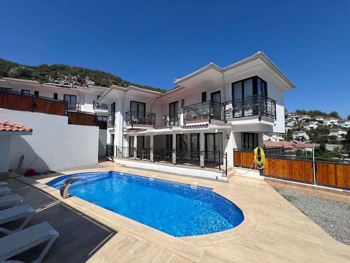 Luxury 5-bedroom Private Pool Villa Sleeps 10 - Sarıgerme