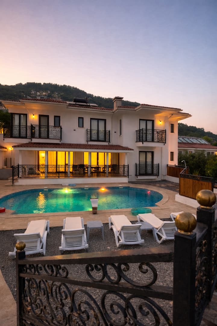 Luxury 5-bedroom Private Pool Villa Sleeps 10 - Dalaman