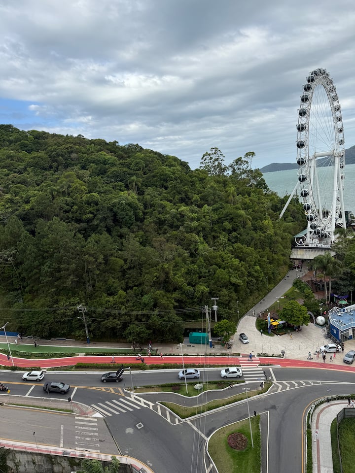 Roda Gigante, Estrada Da Rainha E Pé Na Areia 1516 - Balneario Camboriú